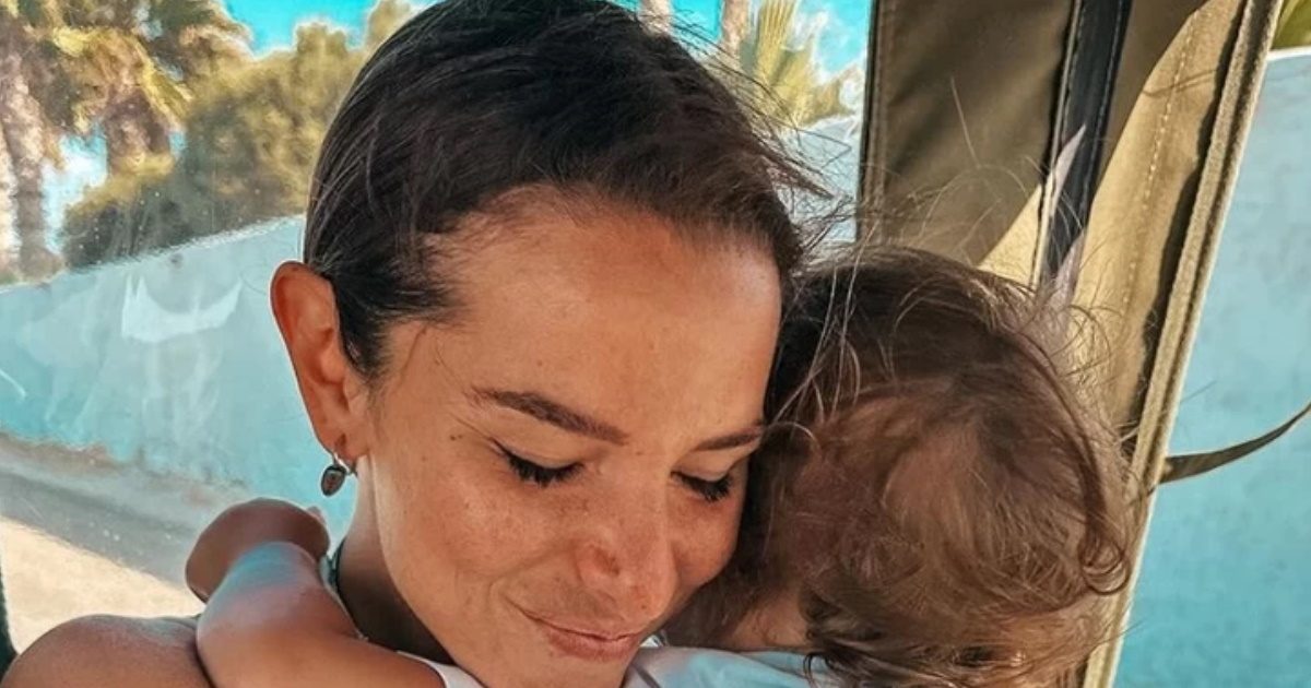 Εριέττα Κούρκουλου: Η φωτογραφία με τον 1,5 έτους γιο της και ο ...