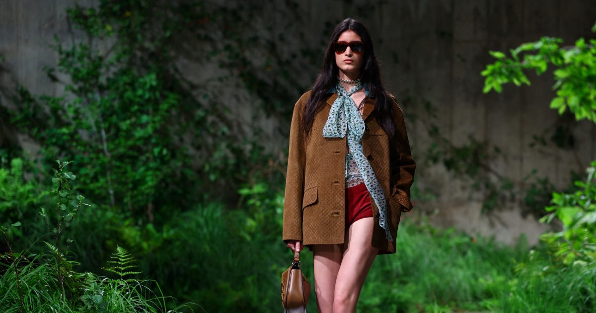 Gucci Londra: O οίκος παρουσίασε την Cruise συλλογή στη πόλη από όπου ...
