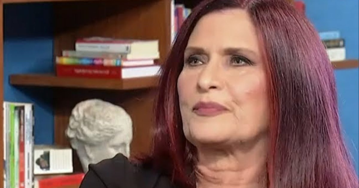 Πωλίνα: «Με παρακολουθούσε συνέχεια, είχε γίνει σκιά μου - Ήταν λίγο ...