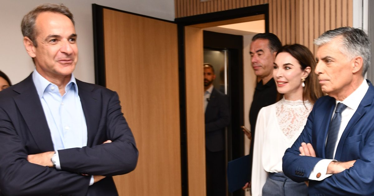 Ο Κυριάκος Μητσοτάκης στον Νίκο Ευαγγελάτο: Δες backstage φωτογραφίες ...