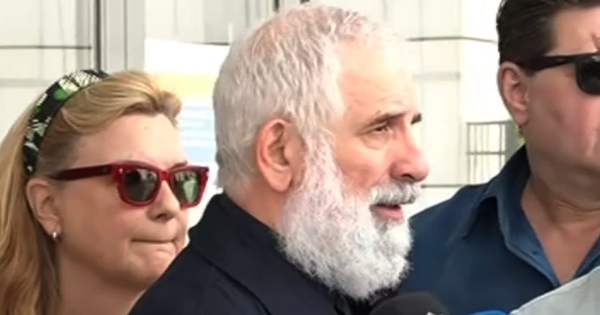 Πέτρος Φιλιππίδης: «Έσπασε» για πρώτη φορά τη σιωπή του έξω από το ...