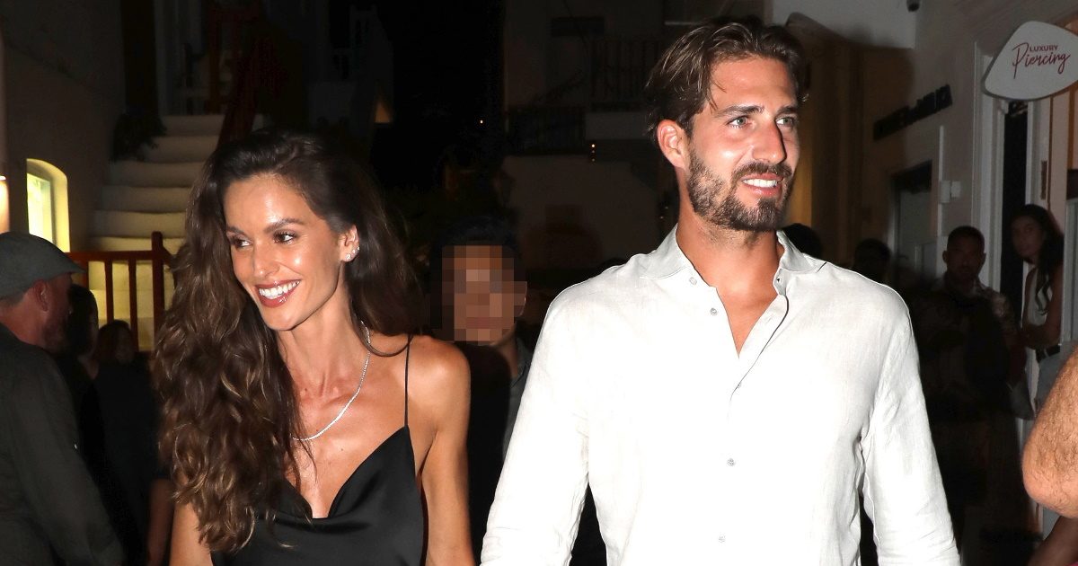 Ιζαμπέλ Γκουλάρτ – Κέβιν Τραπ: Full in love στα σοκάκια της Μυκόνου ...