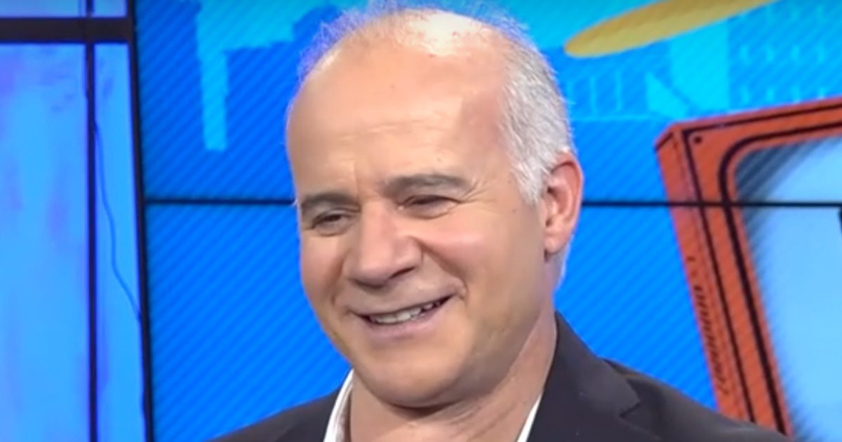 Γιώργος Μητσικώστας: Η σπάνια αναφορά στη σύντροφό του - «Γελάει με ...