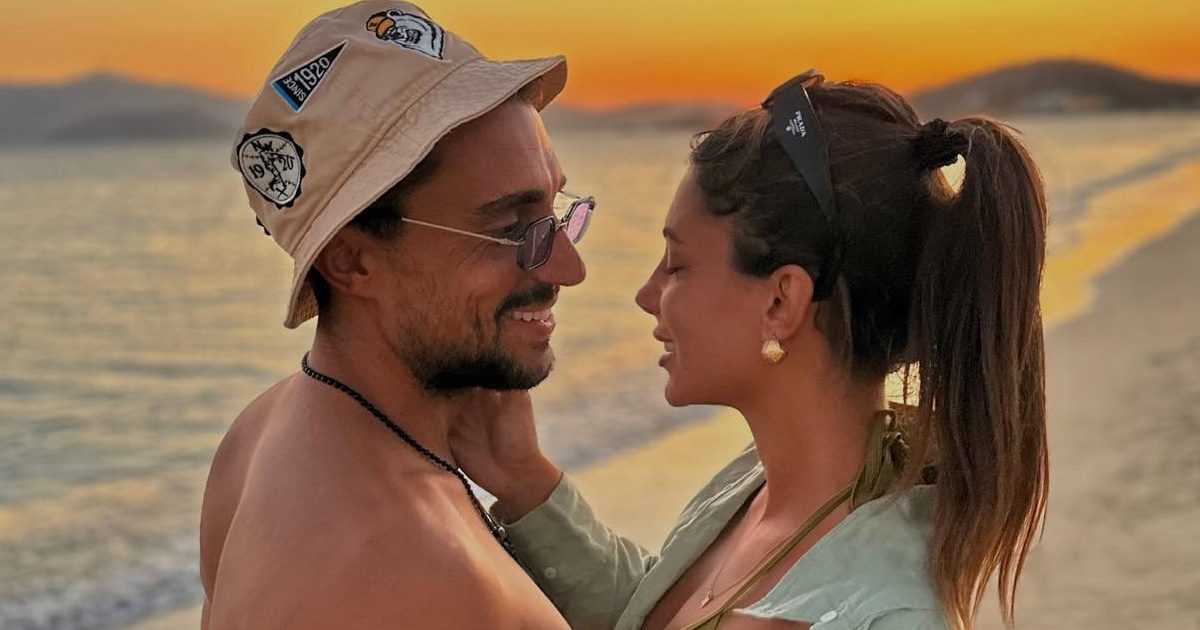Μαριαλένα Ρουμελιώτη - Σάκης Κατσούλης: Το υποβρύχιο φιλί και ο ...