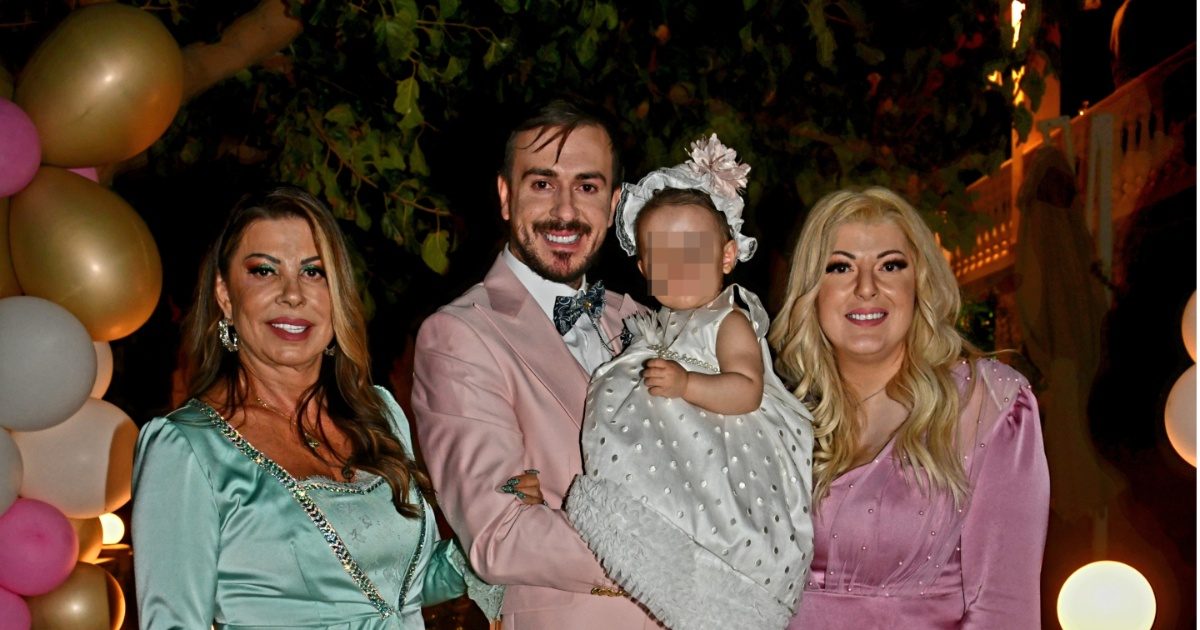 Άντζελα Δημητρίου: Οι οικογενειακές φωτογραφίες με την κόρη και τον ...