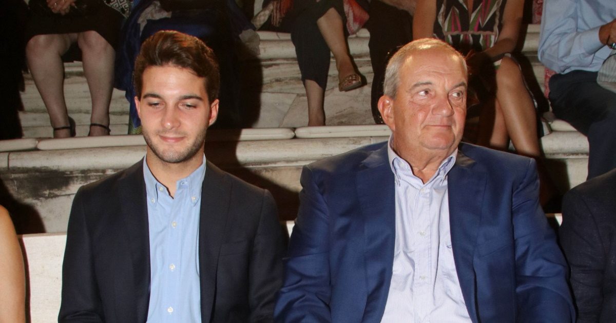 Κώστας Καραμανλής: Σπάνια δημόσια εμφάνιση με τον γιο του, Αλέξανδρο ...