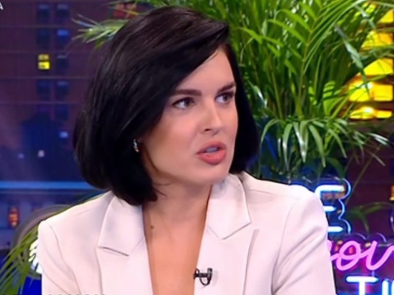 Κλείσε τις κουρτίνες... και διάβασε συμβουλές για τη διακοσμητική ...