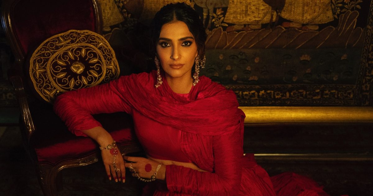 Dior: Η star του Βollywood, Sonam Kapoor είναι η νέα ambassador του οίκου