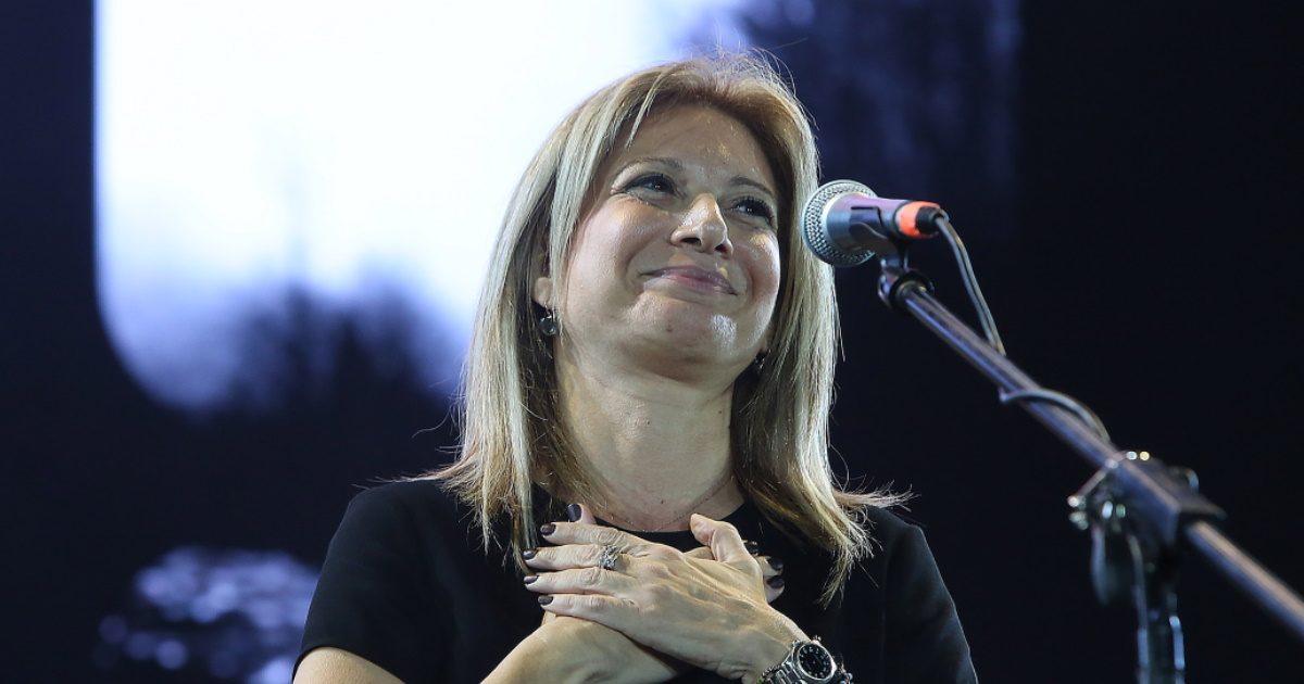 Συναυλία Τέμπη: Συγκίνησε με τον λόγο της η Μαρία Καρυστιανού στο ...