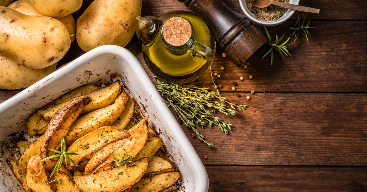 Συνταγή για πατάτες στο φούρνο με δεντρολίβανο