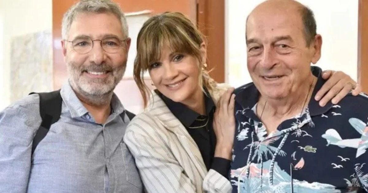 Μανούσος Μανουσάκης: Συντετριμμένη η Άννα Μαρία Παπαχαραλάμπους - «Mε ...
