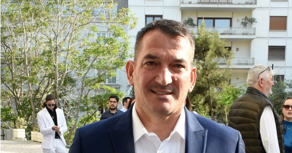 Πύρρος Δήμας: «Μετανιώνω που έχασα στιγμές από τα παιδιά μου, δε ...