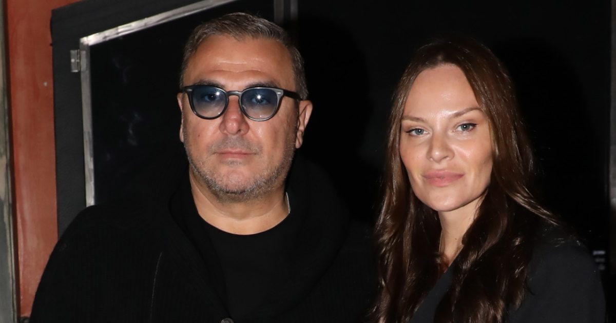 Αντώνης Ρέμος και Υβόννη Μπόσνιακ μαζί στο θέατρο - Δημόσια εμφάνιση ...