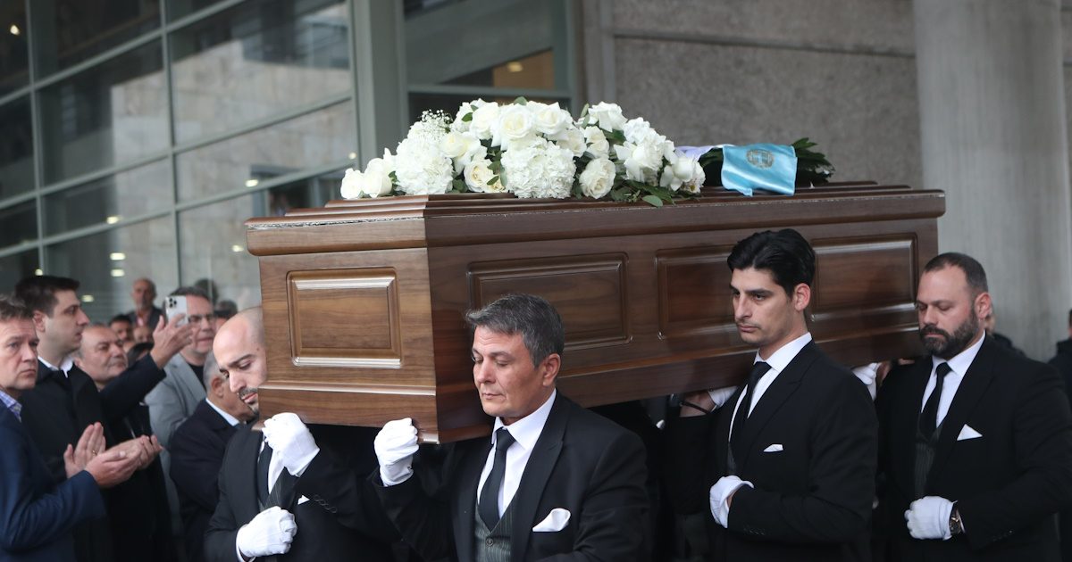 Γιάννης Μπουτάρης: Θλίψη στην πολιτική κηδεία του στη Θεσσαλονίκη