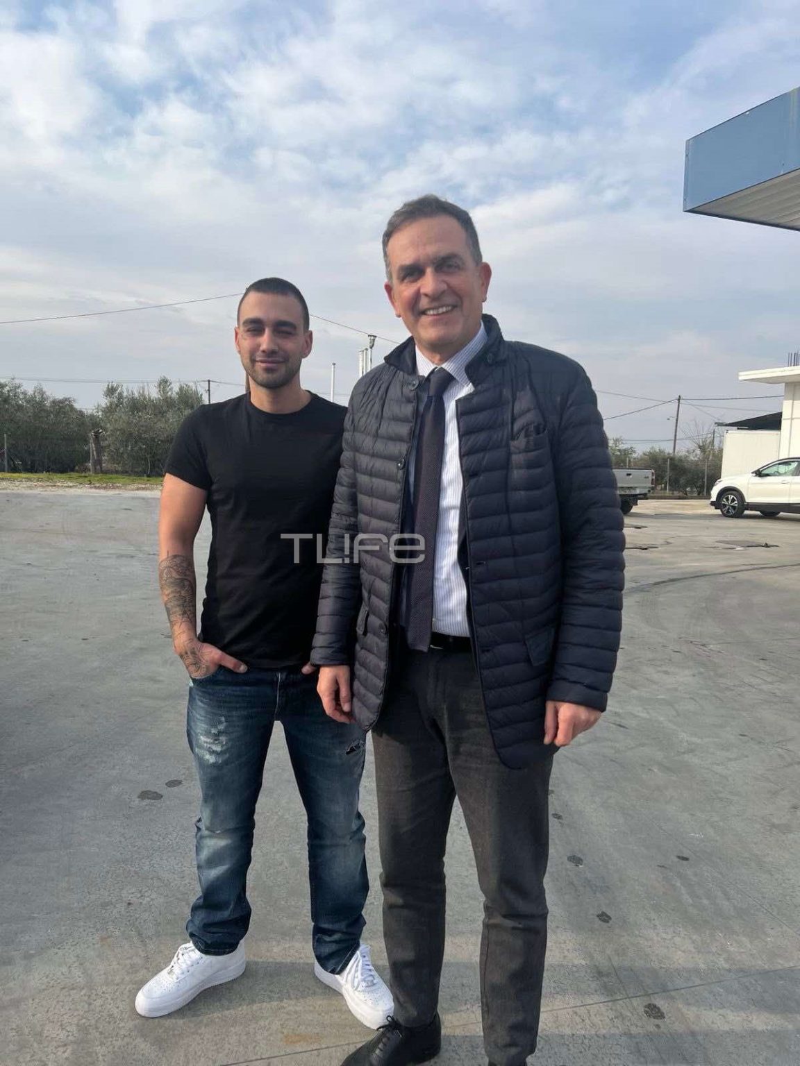 Εκτός φυλακής ο τράπερ Ricta: Η σύντροφός του, Modern Cinderella στο πλευρό του