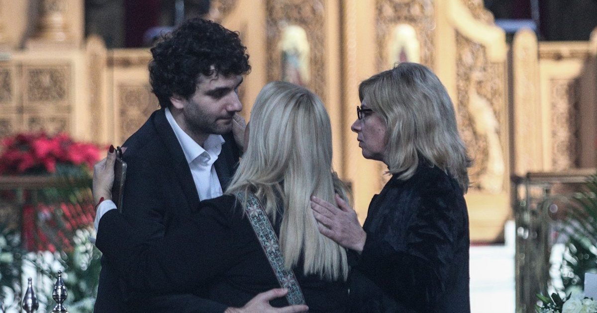 Κώστας Χαρδαβέλλας: Έφτασε η σορός του στην Παναγίτσα Παλαιού Φαλήρου ...