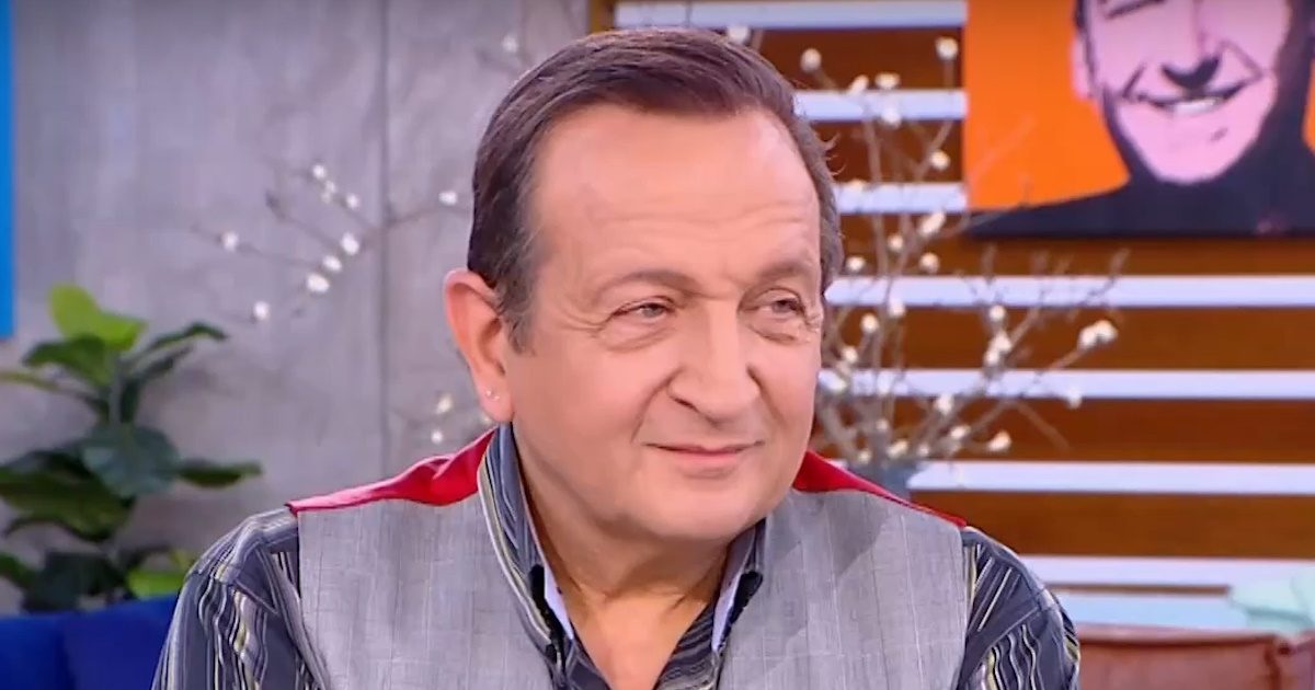 Σπύρος Μπιμπίλας: «Είμαι γκέι, αλλά ανενεργός - Να τα λέμε και αυτά»