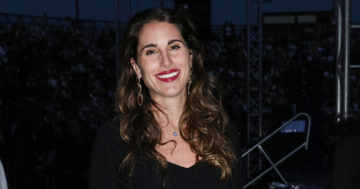 [Tlife] Η Παυλίνα Βουλγαράκη πήρε το πτυχίο της μετά από 10 χρόνια που ...