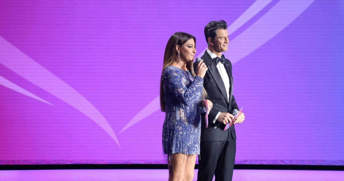 Eurovision 2025: Έλενα Παπαρίζου και Σάκης Ρουβάς στην σκηνή του ...