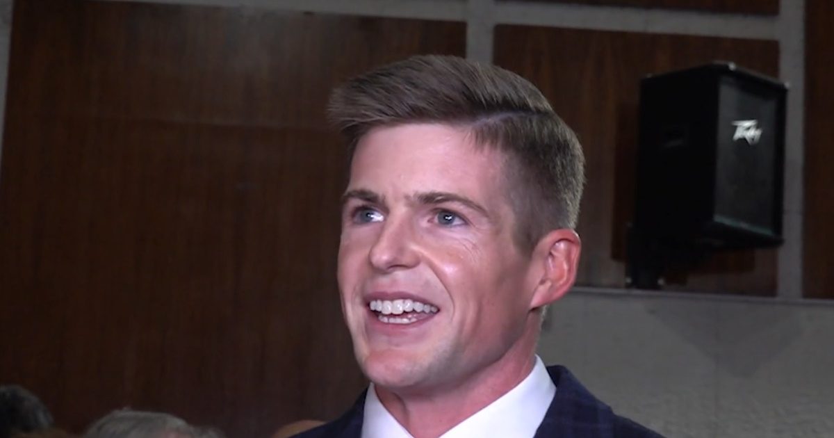 Τάιλερ Μάκμπεθ: Ο λόγος που επέλεξε να φορέσει γραβάτα με «τσολιάδες ...