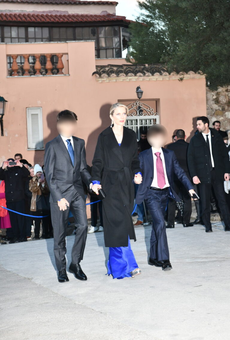 Γάμος Νικόλαου Ντε Γκρες - Χρυσής Βαρδινογιάννη: Οι αφίξεις στον Ιερό ...