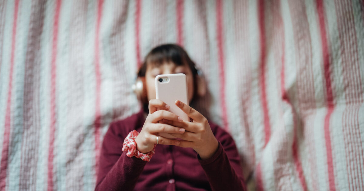 Παιδί: Μήπως έχει αναπτύξει εθισμό στα μέσα κοινωνικής δικτύωσης; Κι αν ...