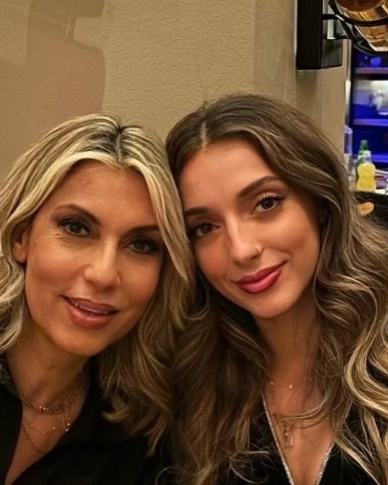 Άννα Καραμανλή: Ποια είναι η Υφυπουργός Τουρισμού - Ο αθλητισμός, η ...