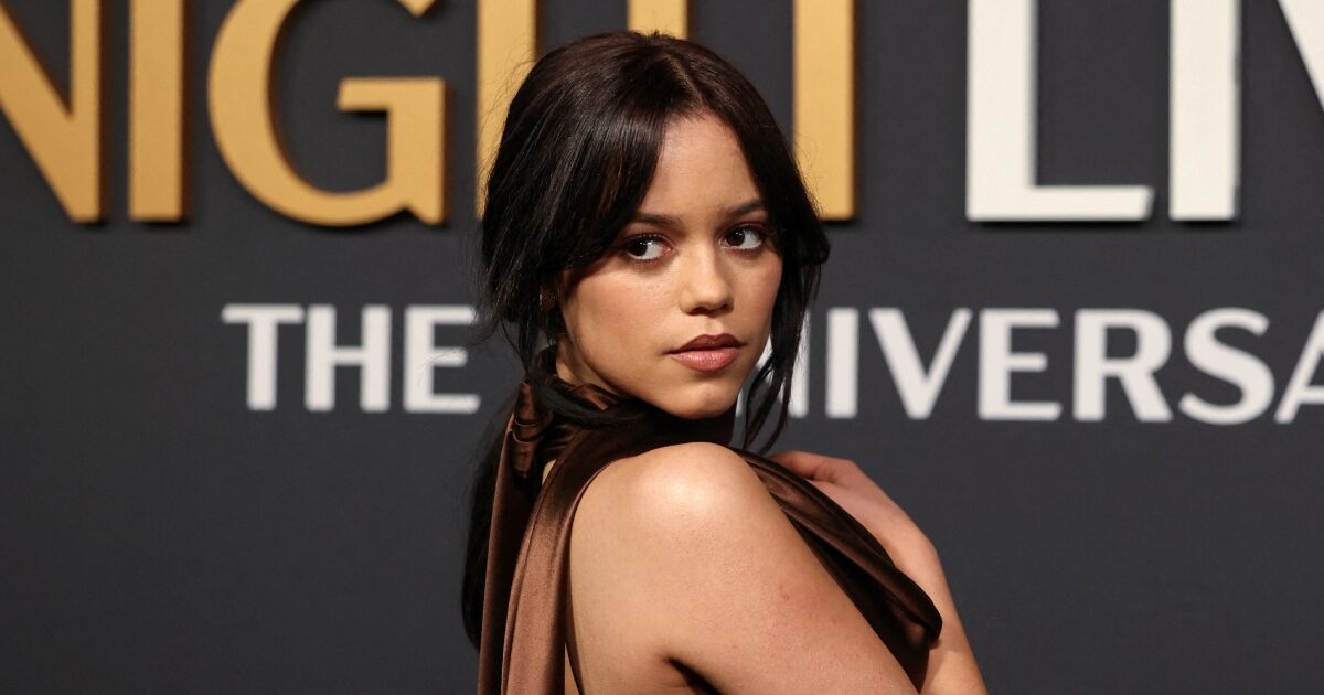 Jenna Ortega: Το χρώμα στα χείλη της είναι vampy και η πιο ανατρεπτική ...