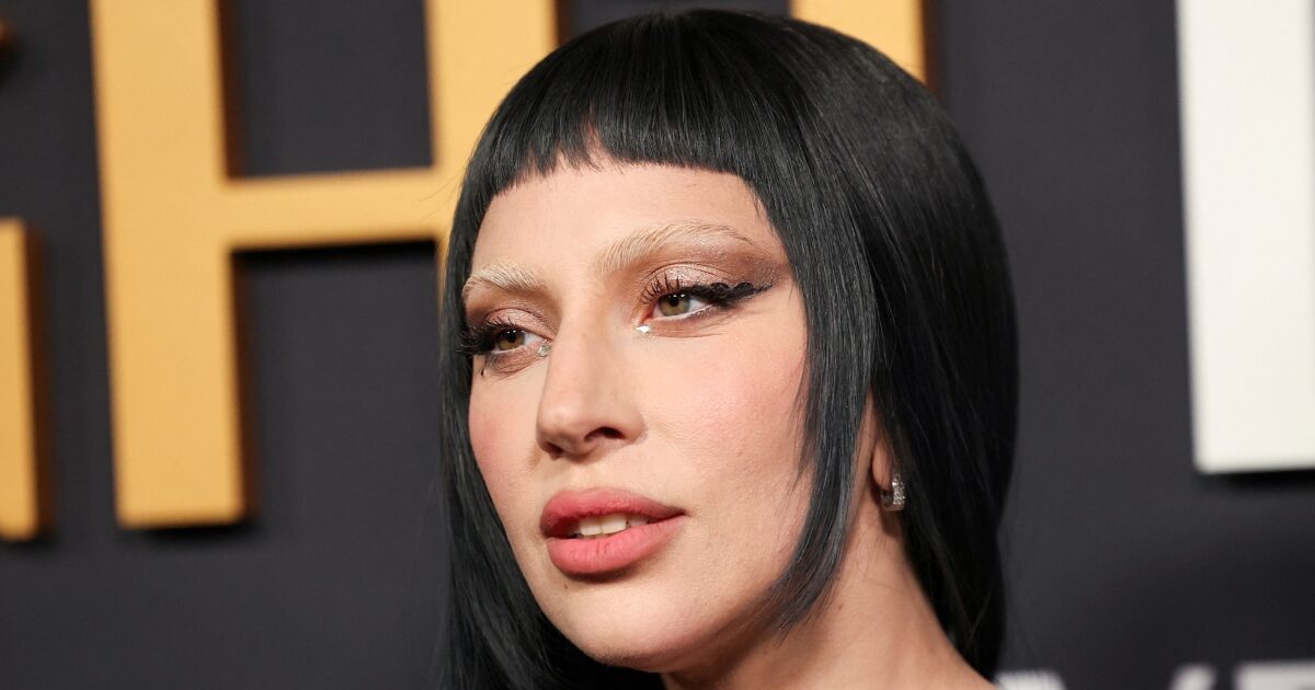 Lady Gaga: Το french bob με αφέλειες στην τελευταία της εμφάνιση είναι ...