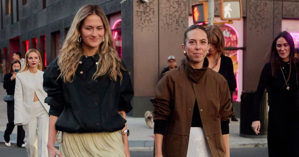 The Wrong Coat Theory: Αυτή την Άνοιξη το «λάθος» πανωφόρι δίνει extra ...