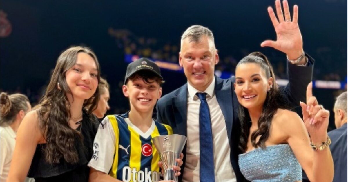 Άννα Δούκα: Οι οικογενειακές φωτογραφίες με τον Σαρούνας ...