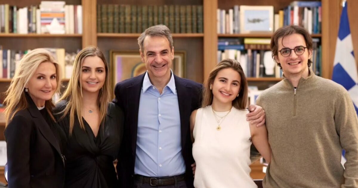 Κυριάκος Μητσοτάκης - Μαρέβα Γκραμπόφσκι: Στο πλευρό του γιου τους ...