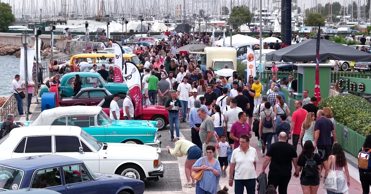 Alimos Classic Car Sunday: Ο παραλιακός δρόμος «πλημμύρισε» με κλασικά ...