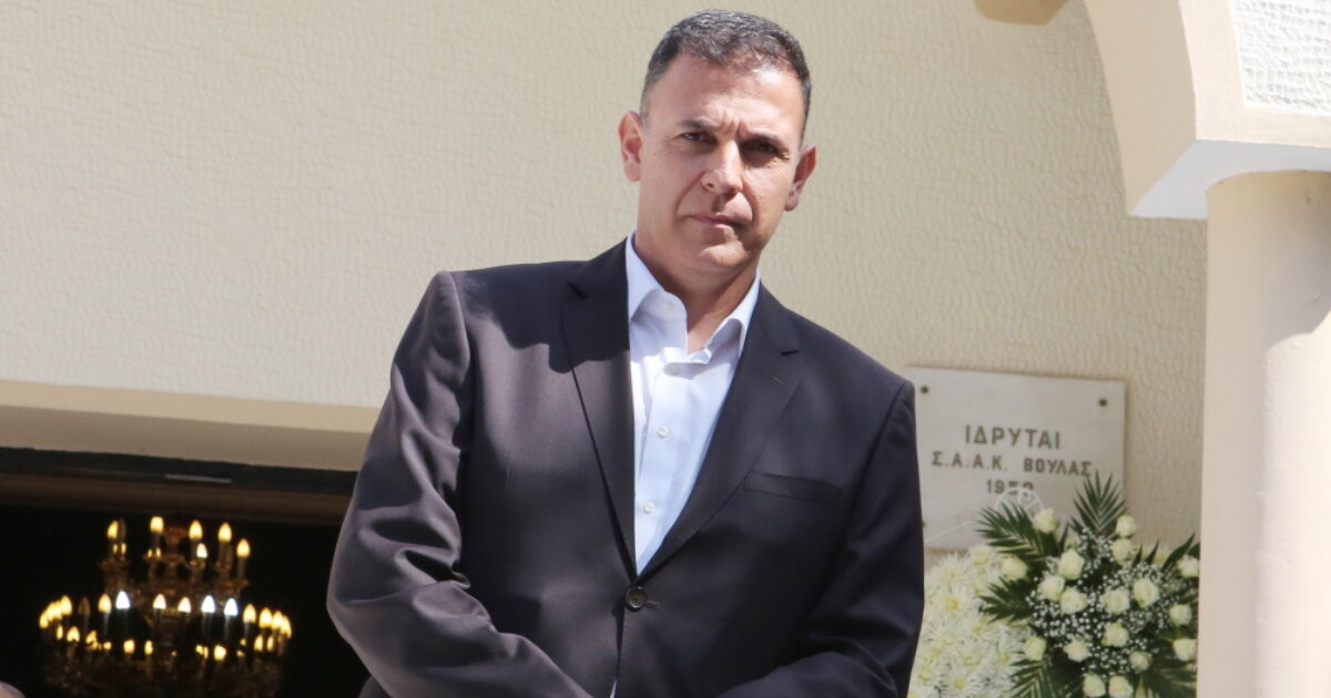 Σε βαρύ πένθος ο Γιώργος Καραμέρος - Πέθανε η μητέρα του ύστερα από ...