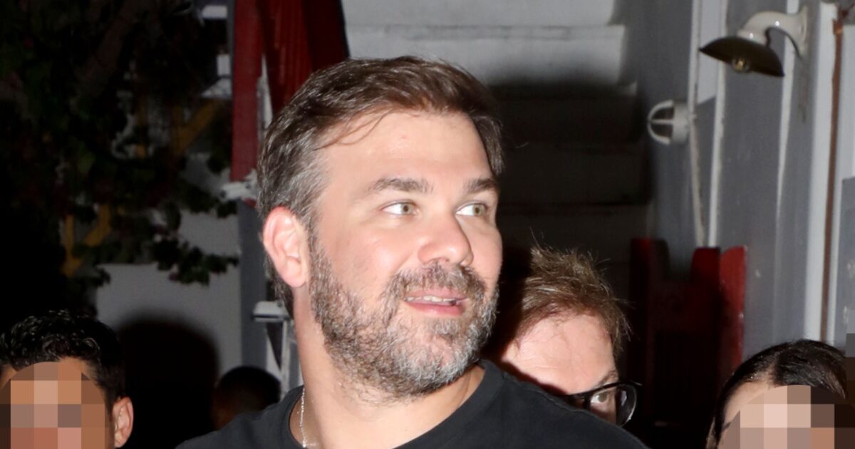 Γιώργος Σαμπάνης: Η εμφάνιση στη Μύκονο και η αντίδραση στην κάμερα σε ...