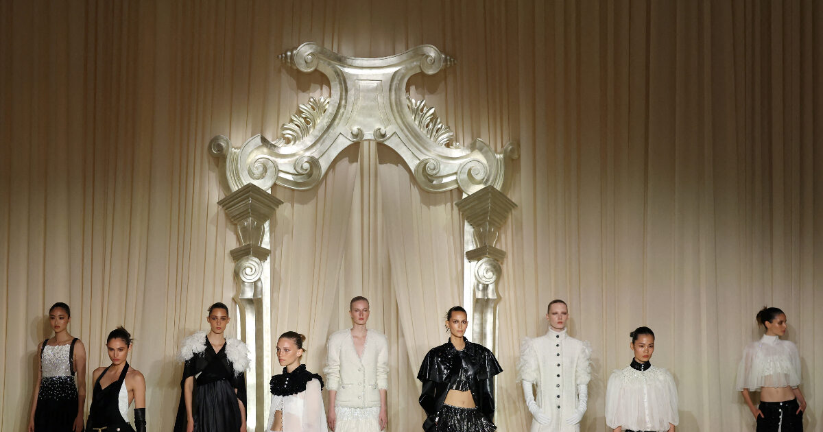 Chanel: Η Couture συλλογή που είδαμε στο Παρίσι σηματοδοτεί το τέλος ...