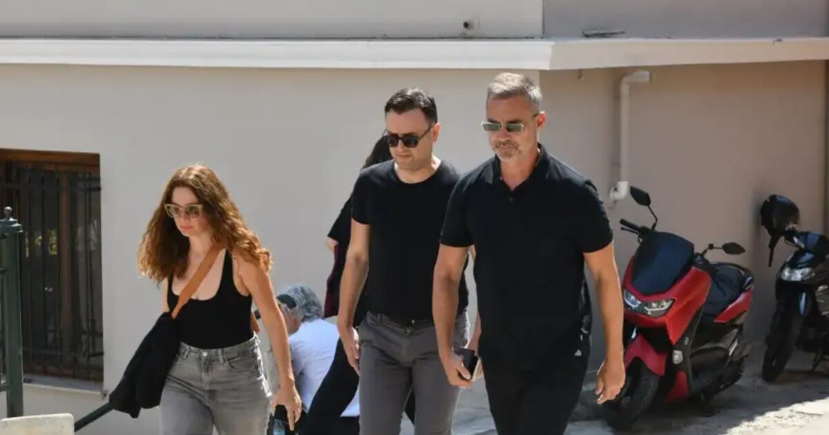 Παρά Πέντε: Η φωτογραφία με τους πρωταγωνιστές της σειράς μετά την ...