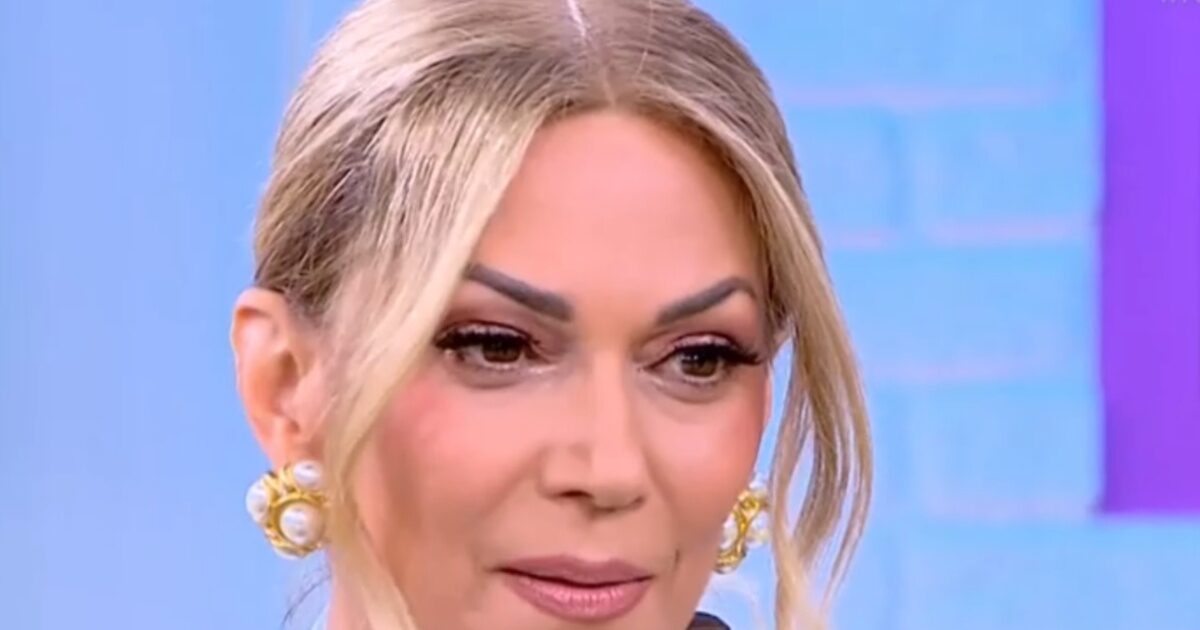 Έλλη Κοκκίνου: Η σπάνια αναφορά στον 17χρονο γιο της - «Ανακαλύπτω τα ...