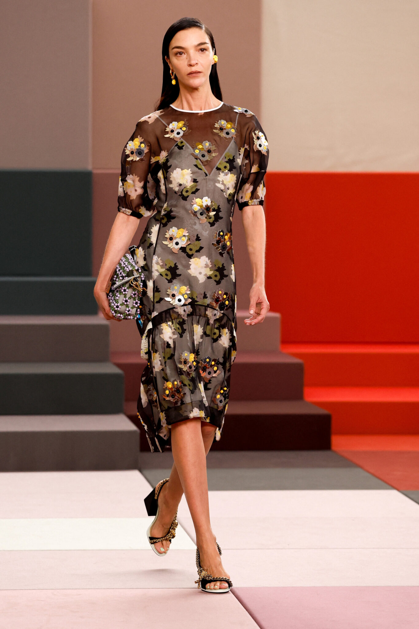 Fendi SS26: Μία συλλογή γεμάτη χρώμα, λουλούδια και αισιοδοξία!