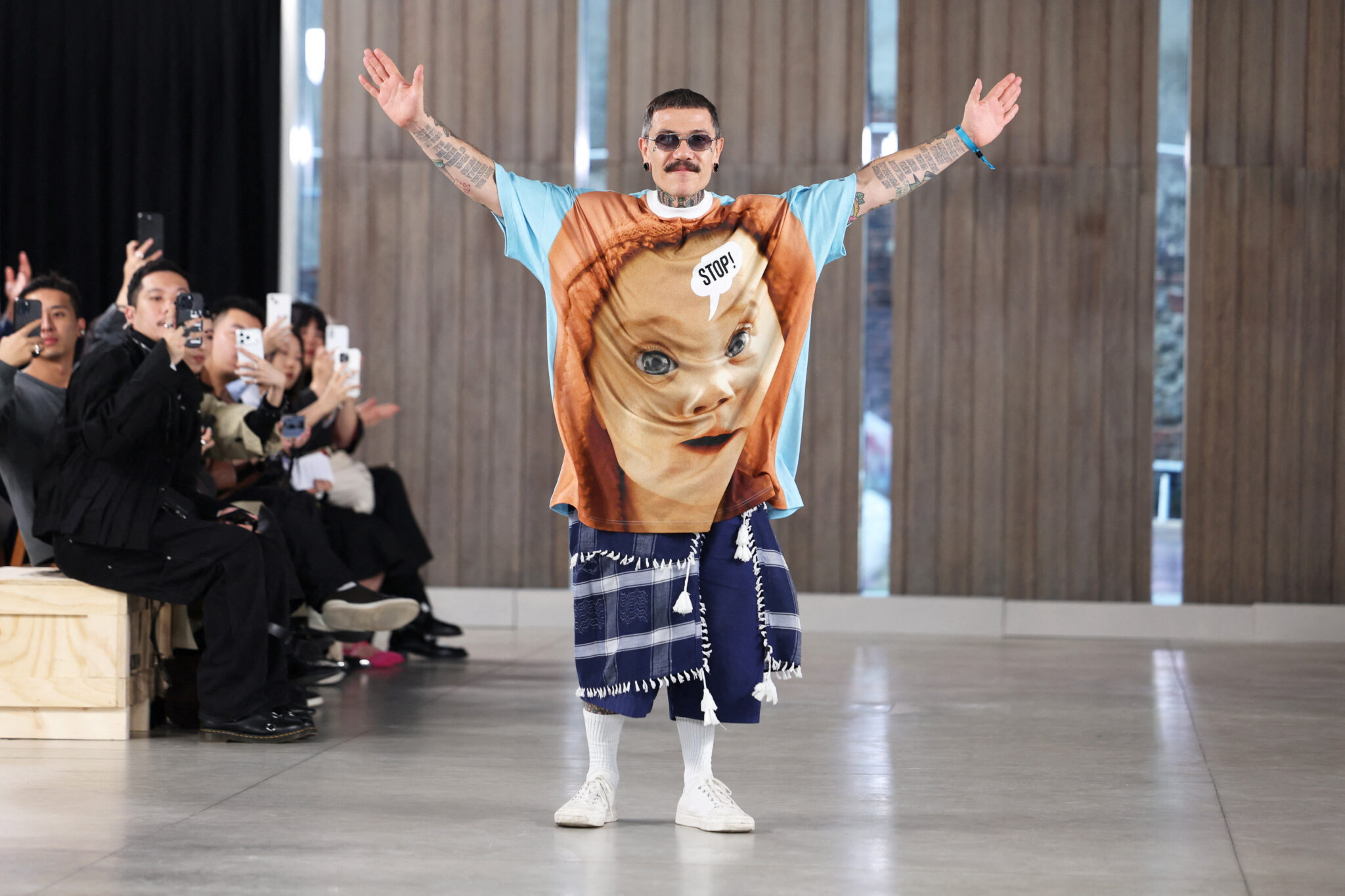 Moschino SS26: Η συλλογή «Niente» μας προτρέπει να ...