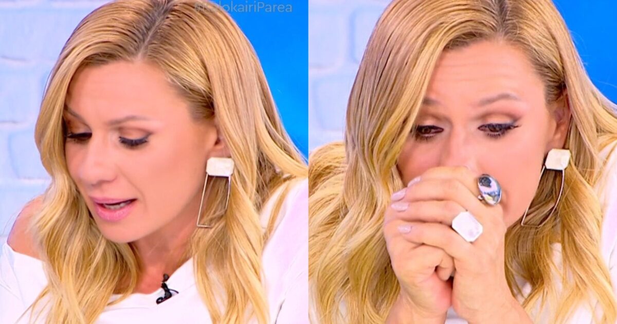 Κατερίνα Καραβάτου: Ξέσπασε σε κλάματα στην τελευταία της εκπομπή ...