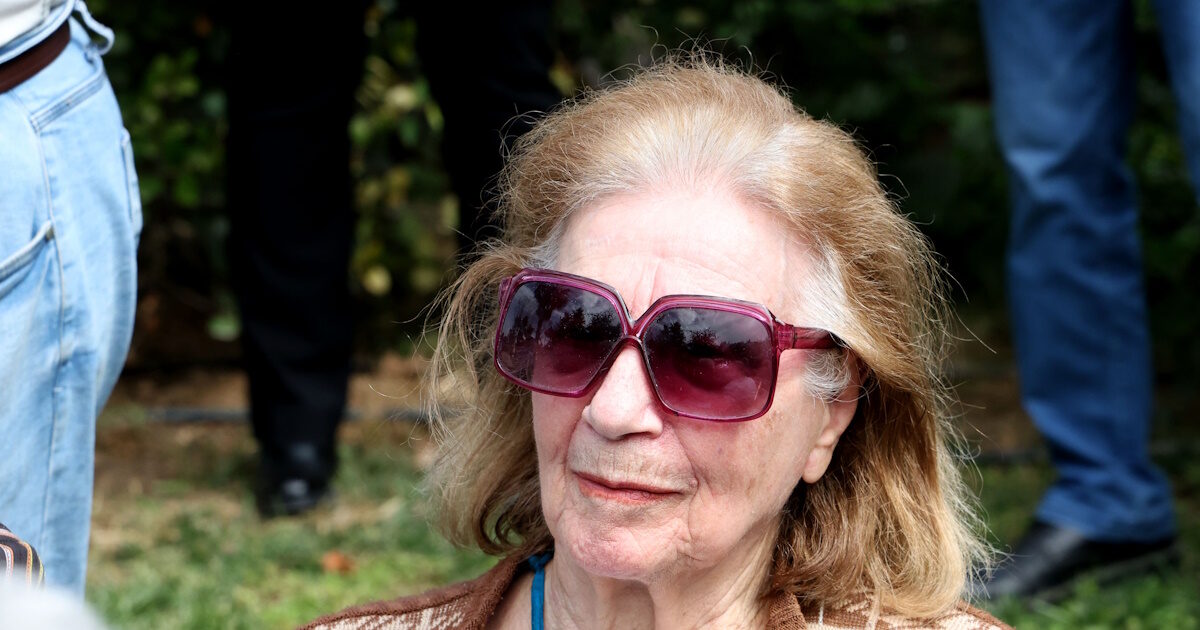 Μέλπω Ζαρόκωστα: Εσπευσμένα στο νοσοκομείο η γνωστή ηθοποιός - Τι ...