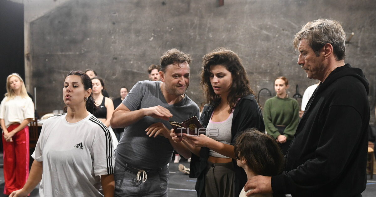 Annie: Το TLIFE «τρύπωσε» στις πρόβες του πολυβραβευμένου μιούζικαλ ...