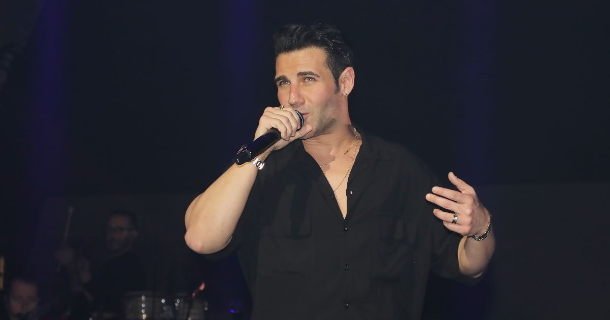Πέτρος Ιακωβίδης: «Περιμένω τη στιγμή που κάνω τη δική μου οικογένεια»