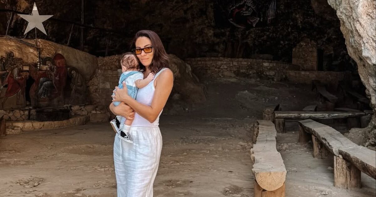 Ευρυδίκη Βαλαβάνη: Η selfie αγκαλιά με τον 3,5 μηνών γιο της στη νέα ...
