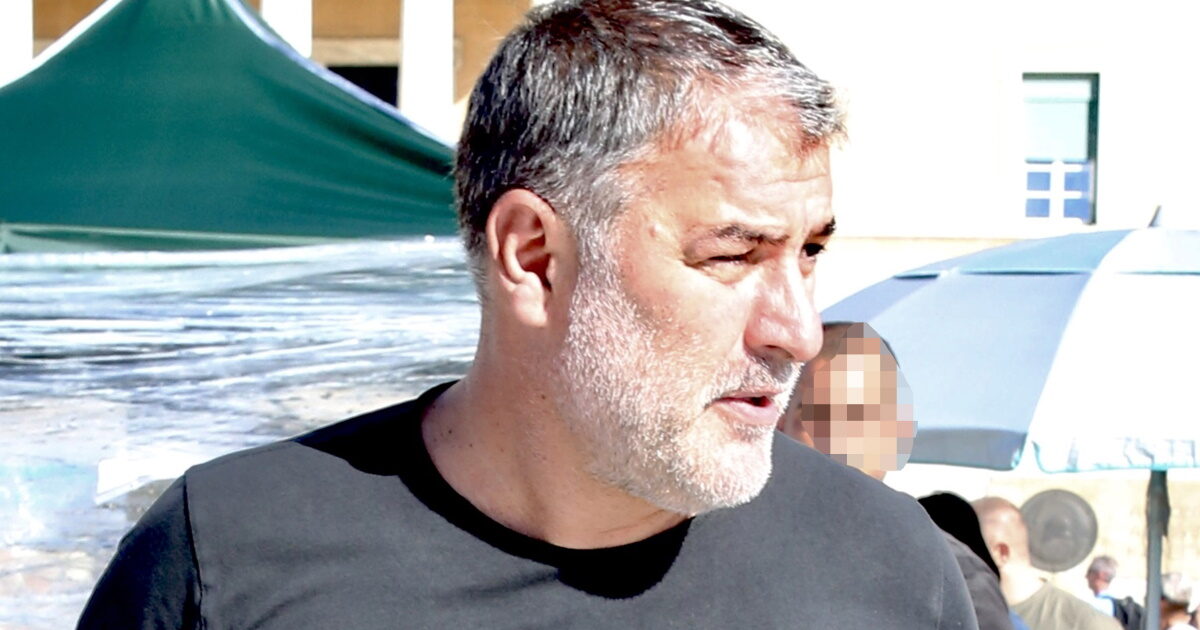 Βασίλης Μπισμπίκης: Ποιος και γιατί τον κάλεσε στη σκηνή του Πάνου ...