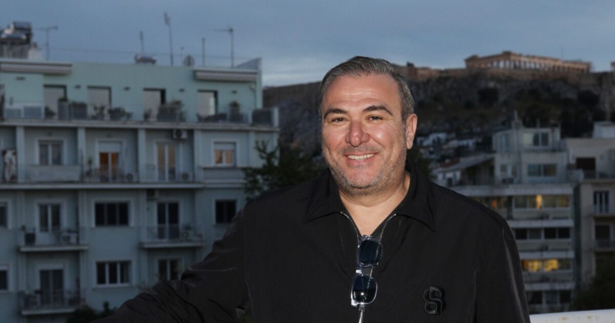 Αντώνης Ρέμος: «Δε ξέρω αν η Κίμπερλι Γκιλφόιλ προλαβαίνει να έρθει να ...