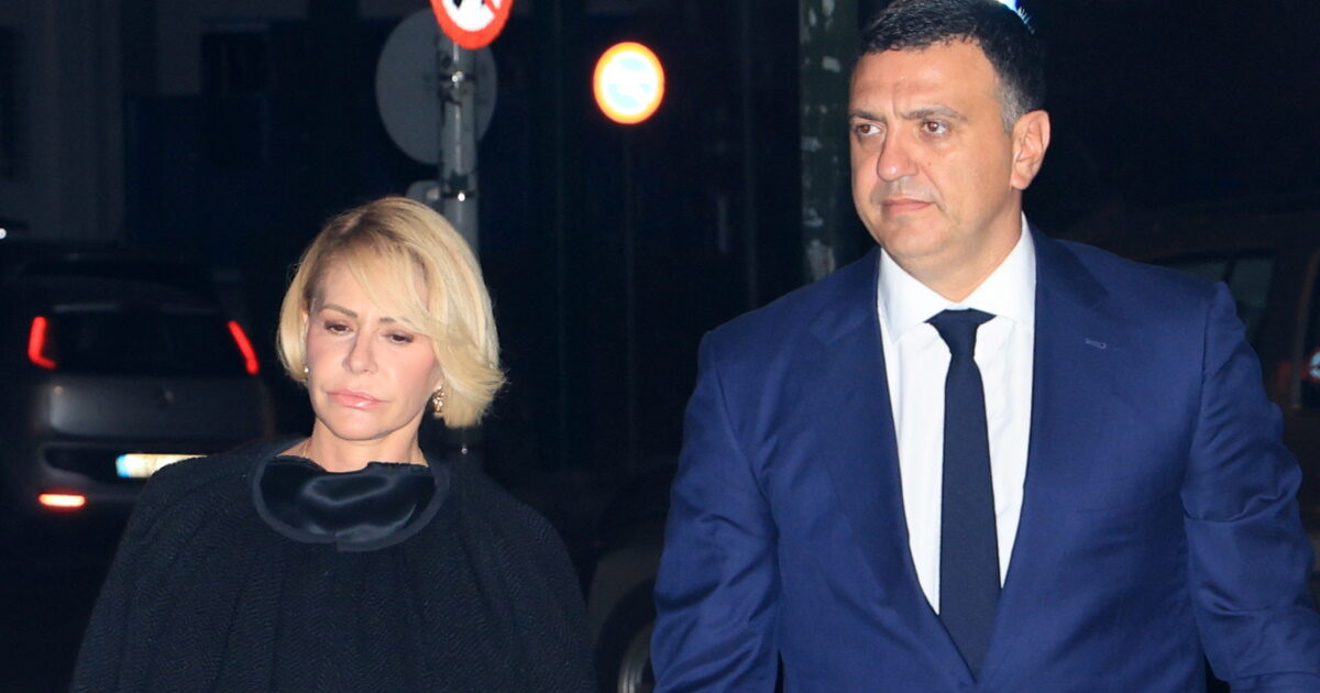 Τζένη Μπαλατσινού - Βασίλης Κικίλιας: Στην Αίγυπτο μαζί με τον γιο τους ...