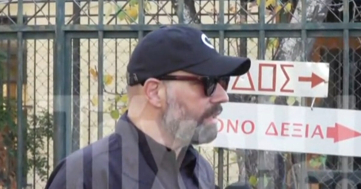 Στα δικαστήρια ο Γιώργος Λάνθιμος: «Είμαι εδώ για να υποστηρίξω ...