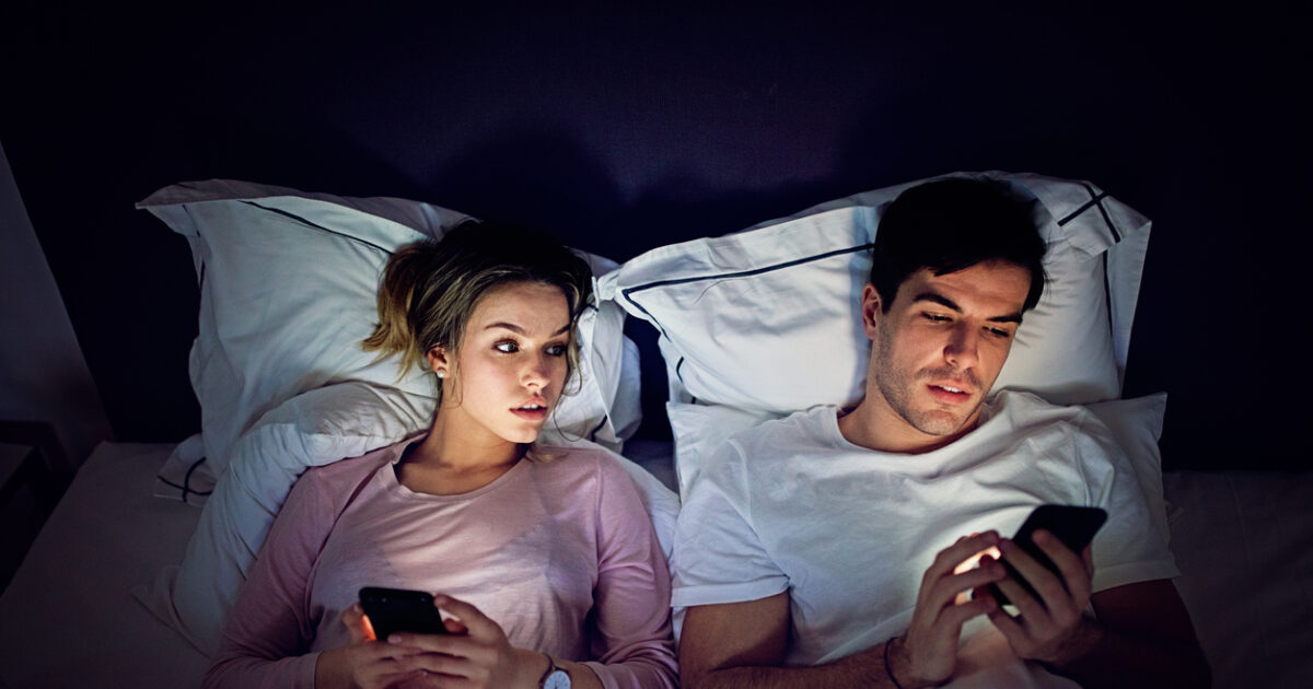 Οι 5 μορφές της συναισθηματικής απιστίας και γιατί απειλούν τις σχέσεις ...